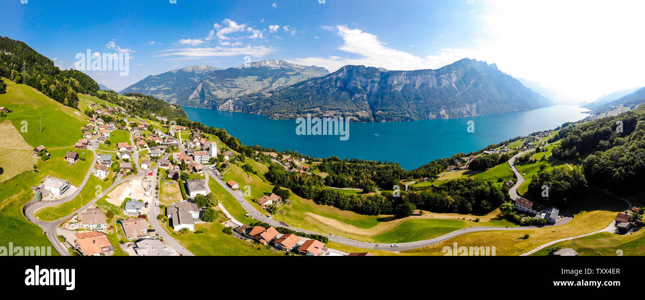 Panoramablick auf den Walensee (Walensee), Amden, verläuft durchgehend ...
