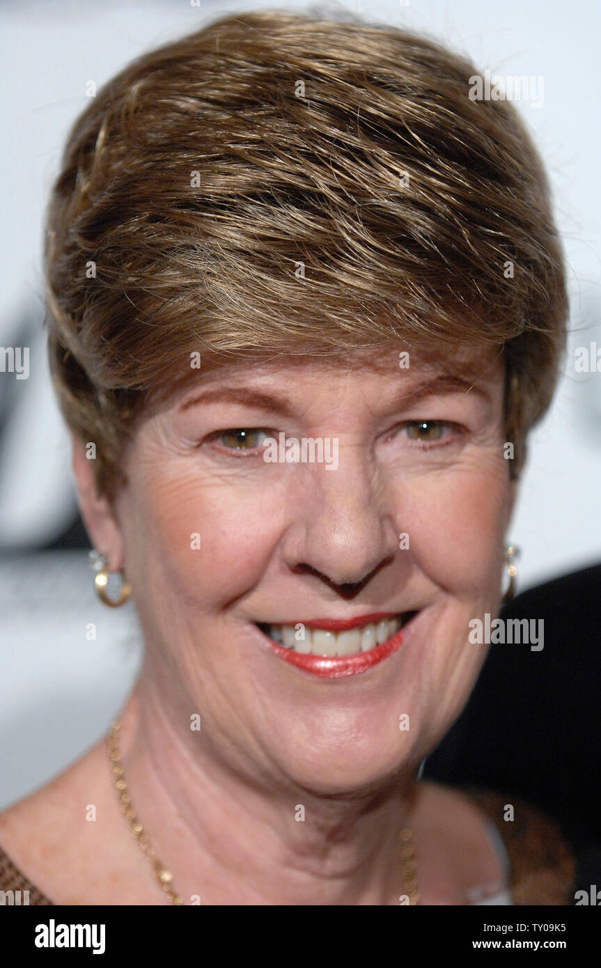 Emily Howell-Warner, wer war der erste weibliche Airline Pilot, besucht ...