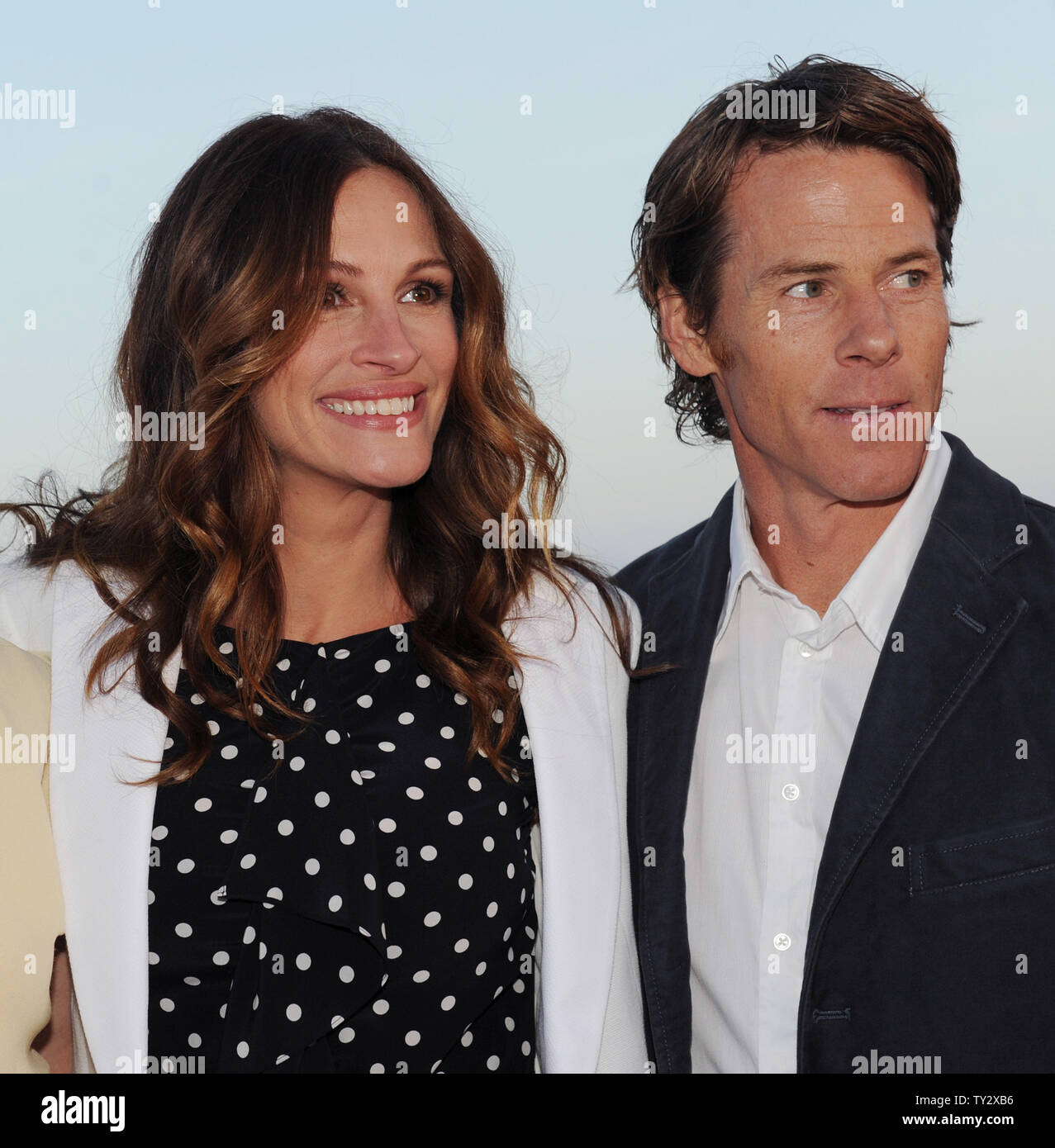 Ehemann Zu Julia Roberts Stockfotos und -bilder Kaufen - Alamy