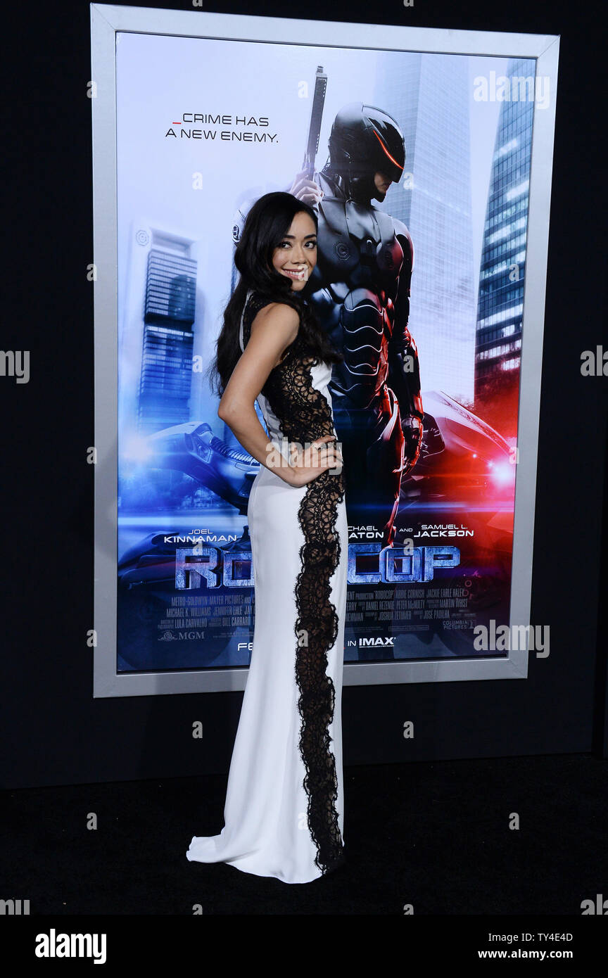 Warf Mitglied Aimee Garcia besucht die Premiere des sci-fi-film ...