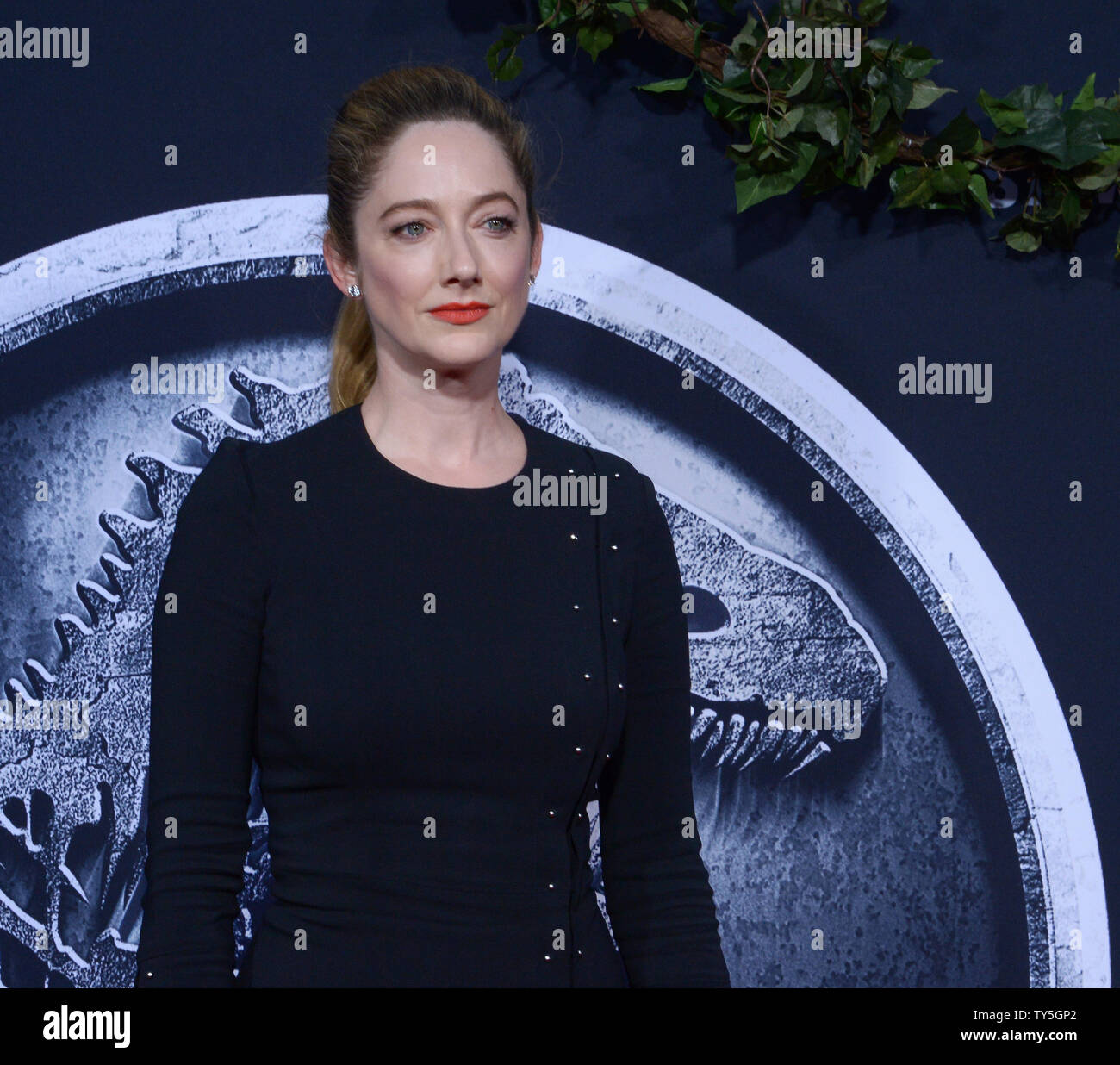 Warf Mitglied Julie Greer besucht die Premiere des sci-fi-film Thriller ...