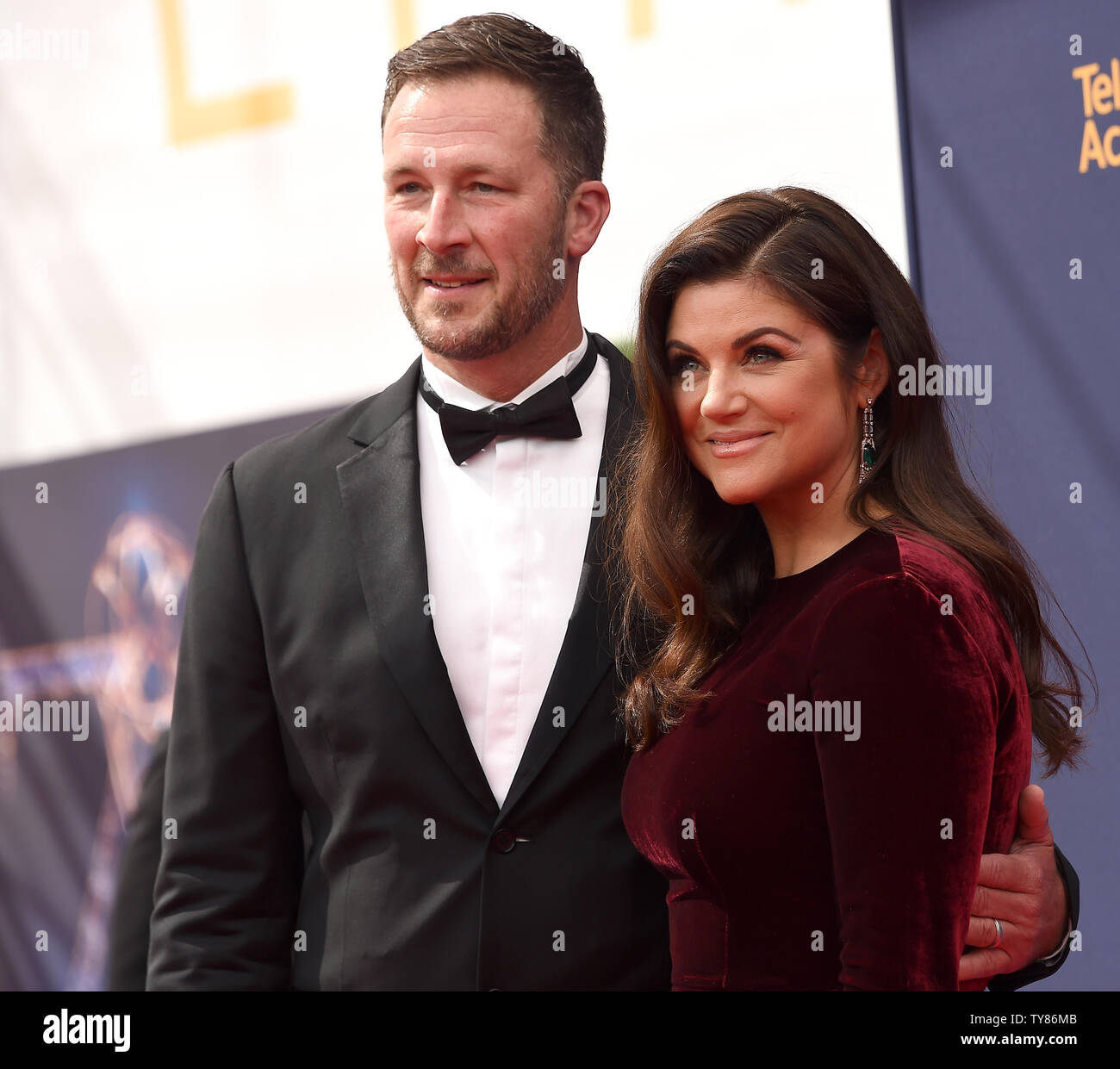 (L-R) Schauspielerin Tiffani Thiessen und Ehemann Brady Smith besuchen ...