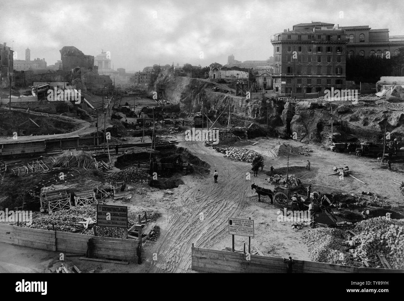 Straßenbau rom -Fotos und -Bildmaterial in hoher Auflösung – Alamy
