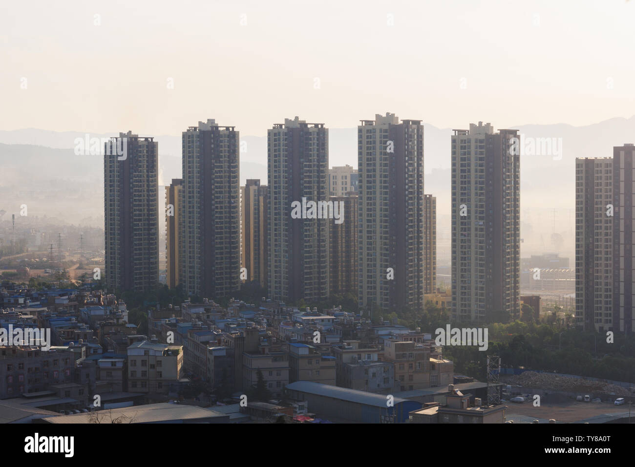 Luft verschmutzte stadt -Fotos und -Bildmaterial in hoher Auflösung – Alamy