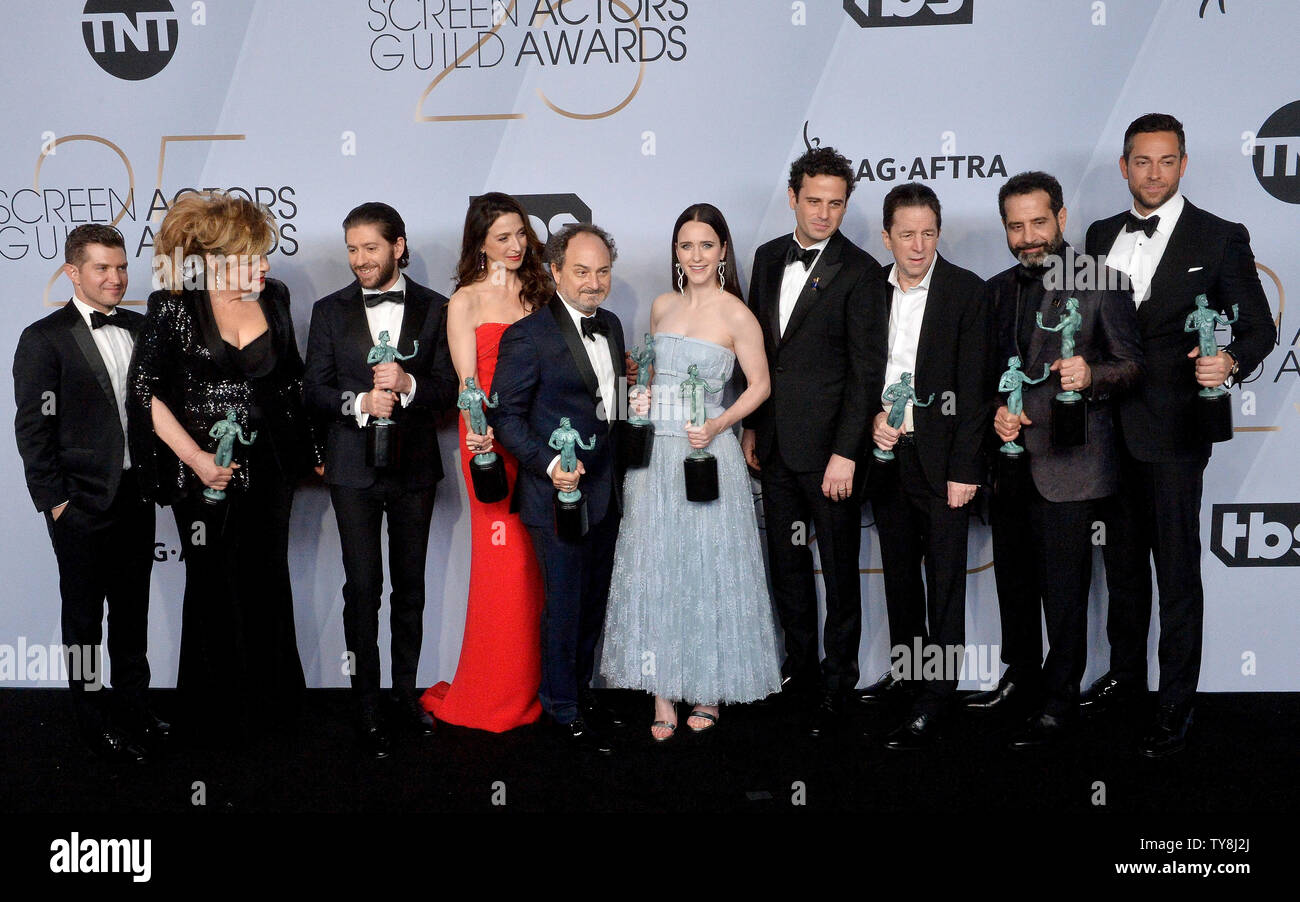 Caroline aaron l und kevin pollak -Fotos und -Bildmaterial in hoher Auflösung – Alamy