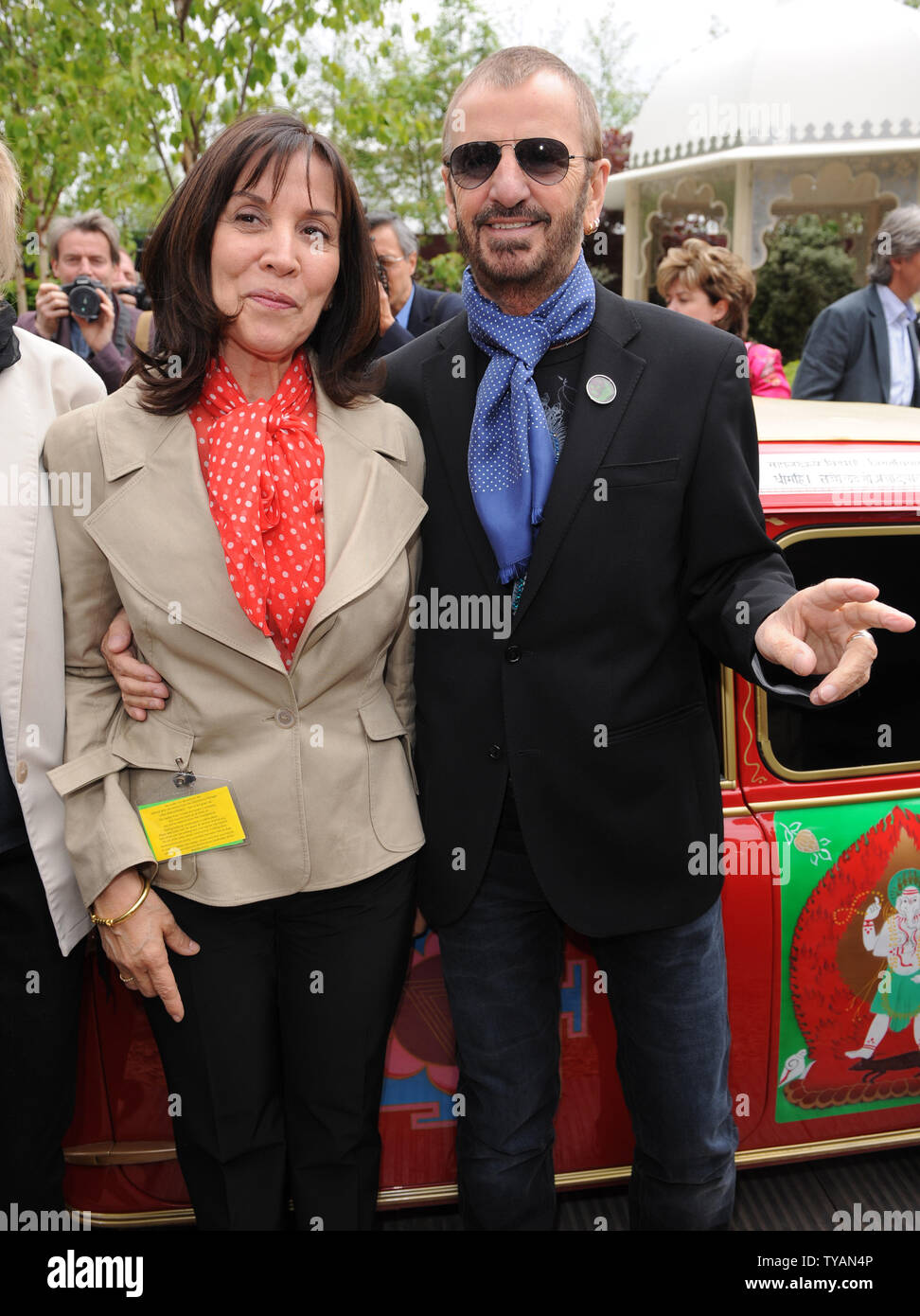 George harrison and wife -Fotos und -Bildmaterial in hoher Auflösung ...