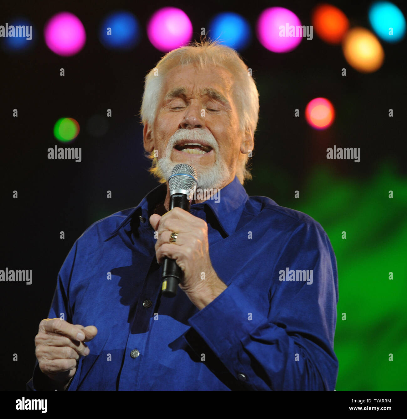 Kenny rogers in london -Fotos und -Bildmaterial in hoher Auflösung – Alamy