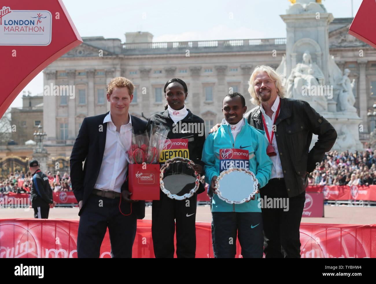 Richard branson und prinz harry -Fotos und -Bildmaterial in hoher ...