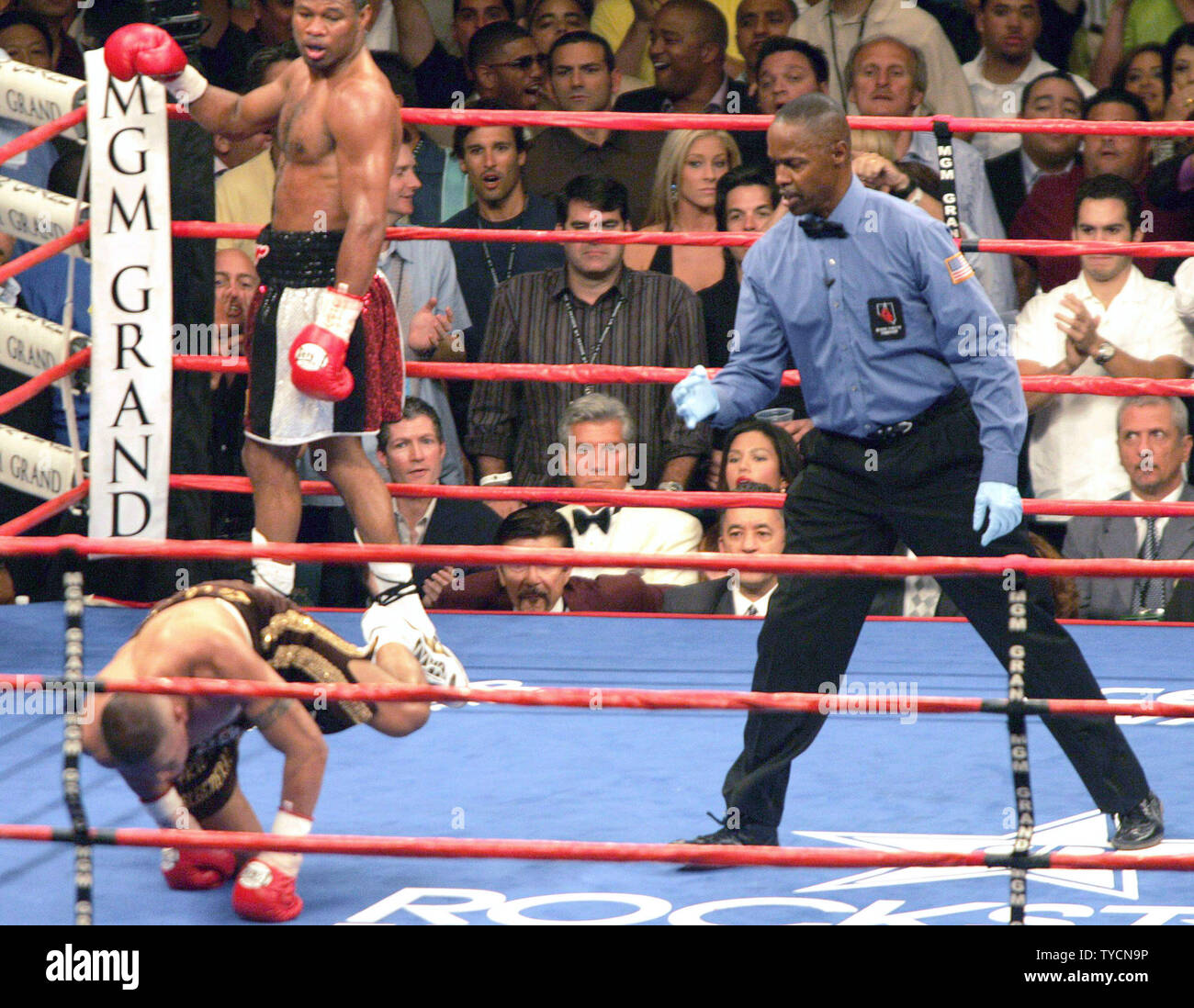 Schiedsrichter Ken Bayless Uhren als Sugar Shane Mosley Fernando Vargas ...