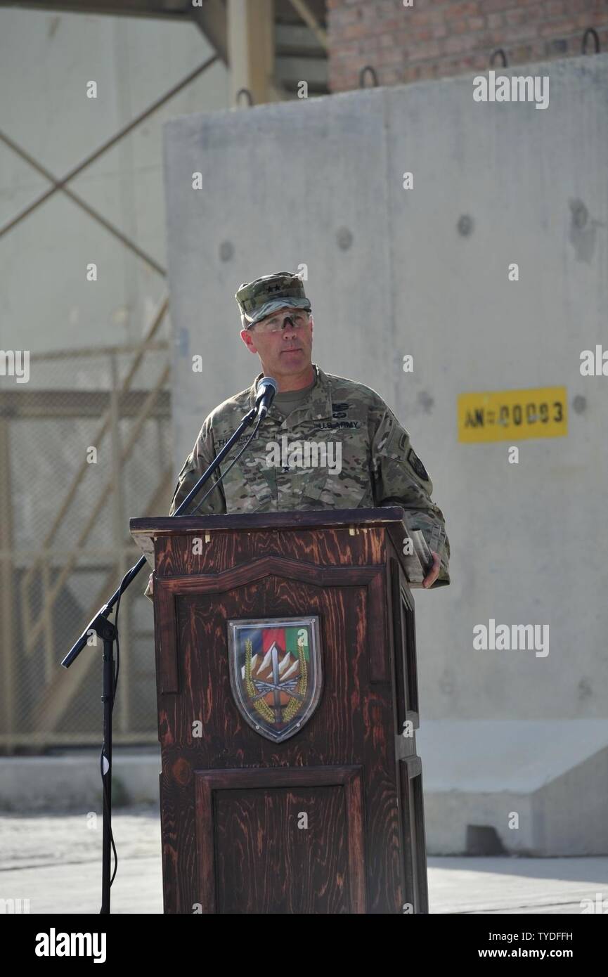 Flughafen Bagram, Afghanistan (Nov. 2, 2016) - US-Armee Generalmajor ...