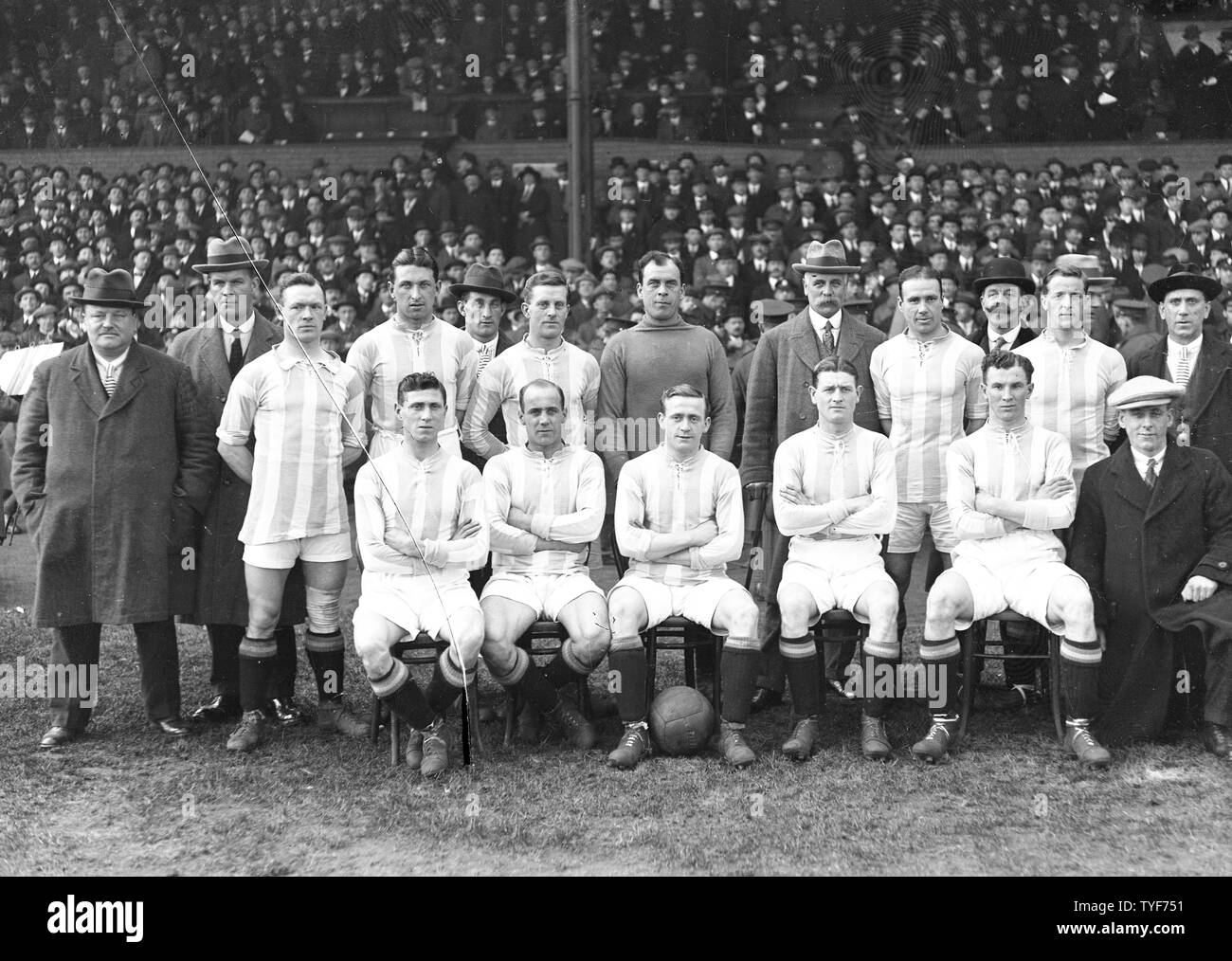Trainer charlie mann -Fotos und -Bildmaterial in hoher Auflösung – Alamy