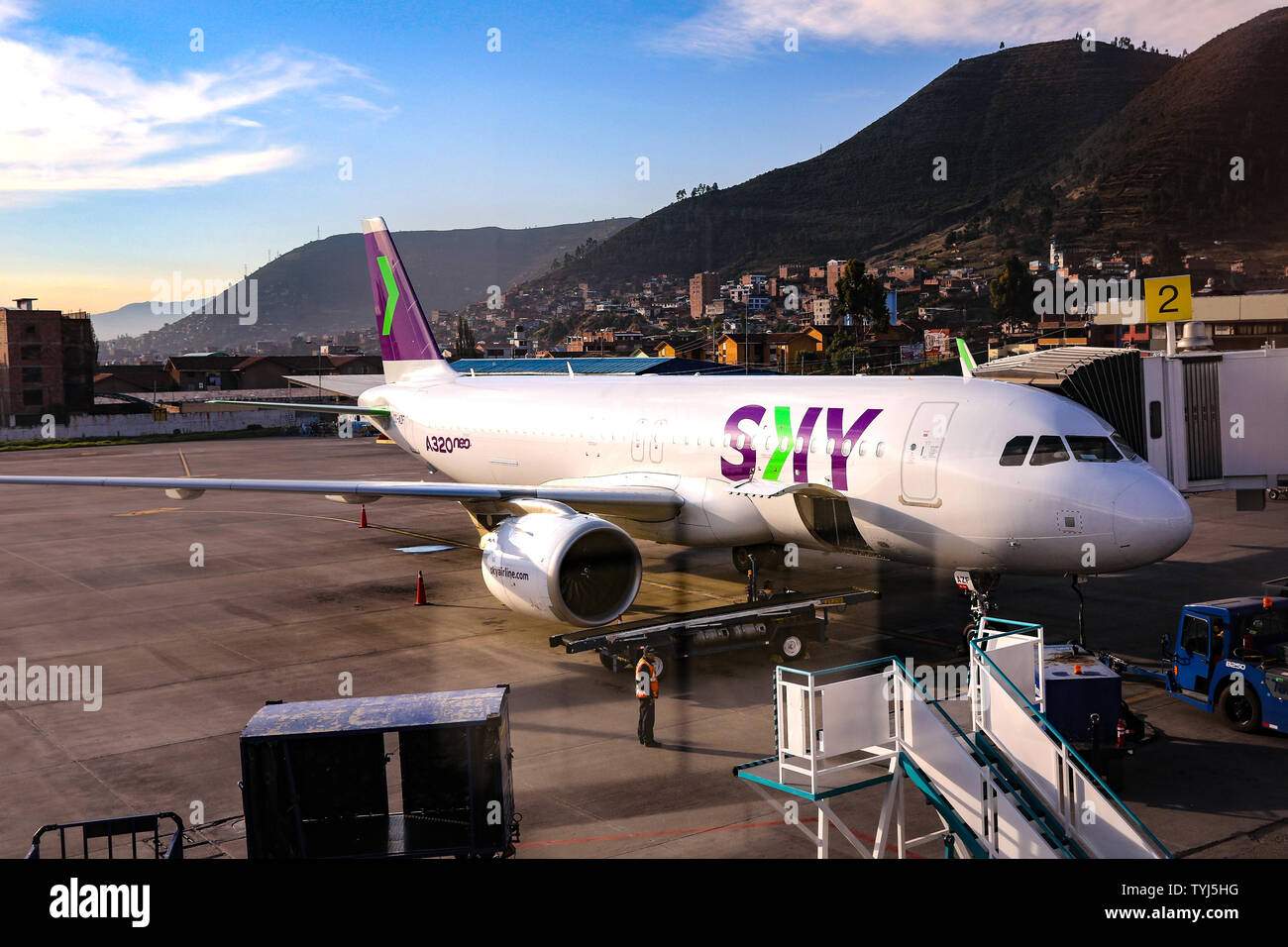 Aeropuerto velasco astete -Fotos und -Bildmaterial in hoher Auflösung ...