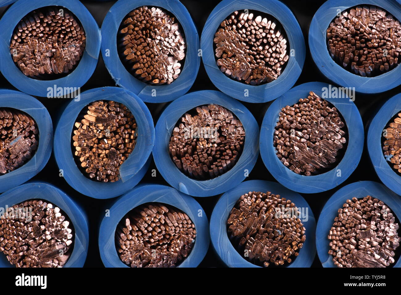Copper wiring -Fotos und -Bildmaterial in hoher Auflösung – Alamy