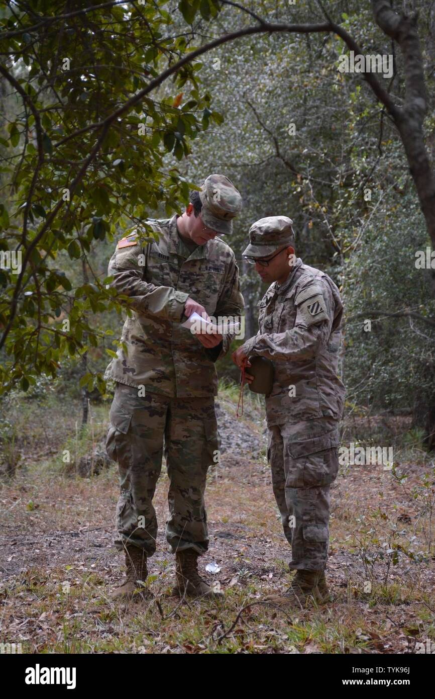 1. Lt Matthew Baker und Pfc. Eduardo Lucatero, 3 Bataillon zugeordnet ...