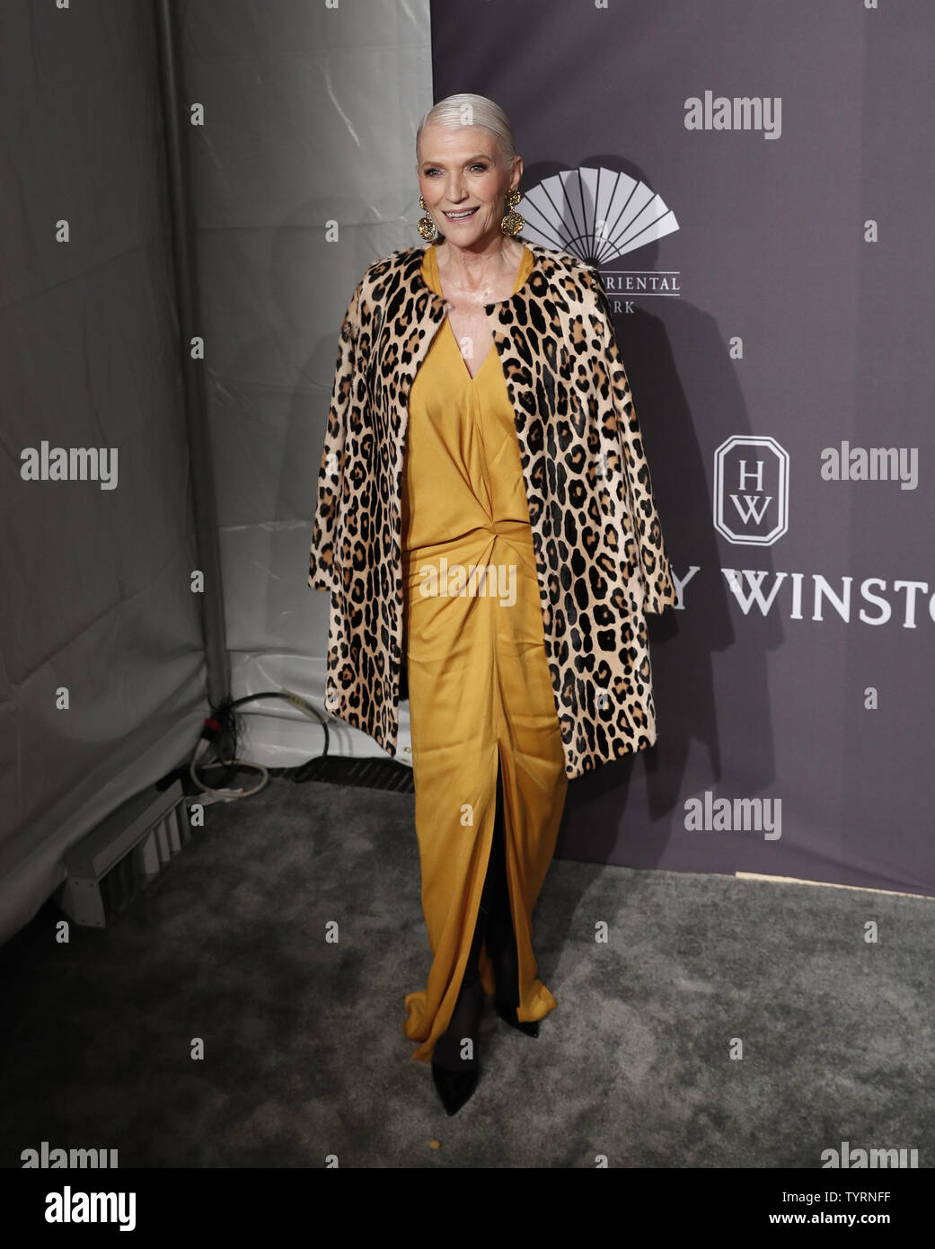 Maye moschus mit modellen -Fotos und -Bildmaterial in hoher Auflösung ...