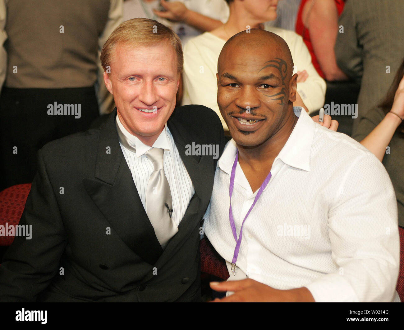 Mike lennon -Fotos und -Bildmaterial in hoher Auflösung – Alamy