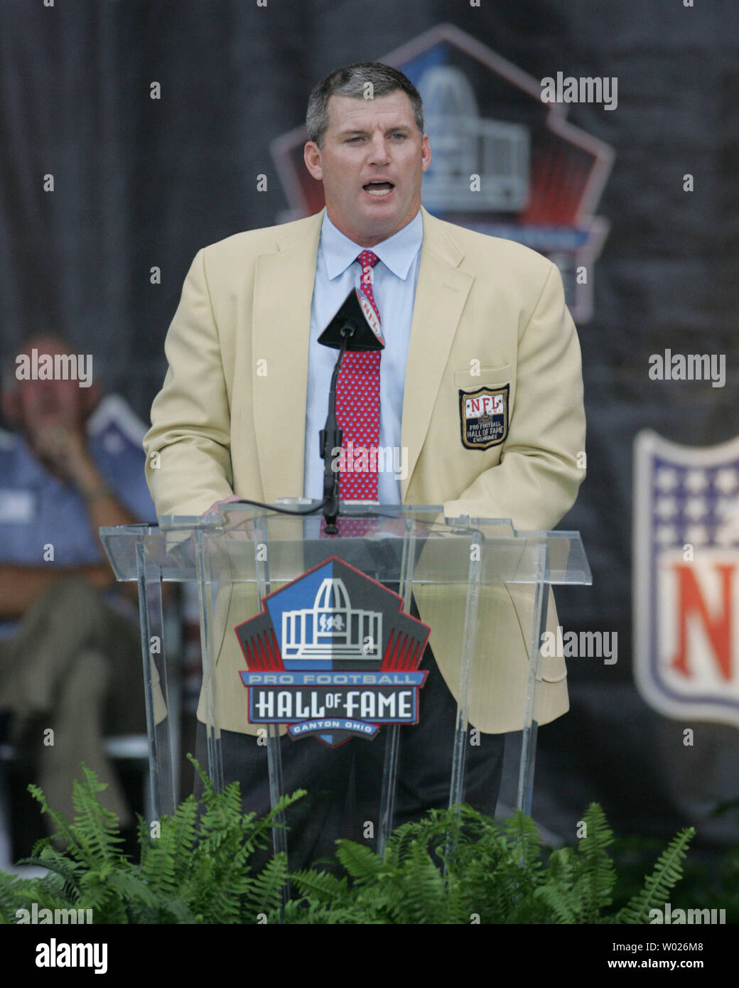 Mike Munchak führt Houston öler und Tennessee Titan Bruce Matthews auf ...