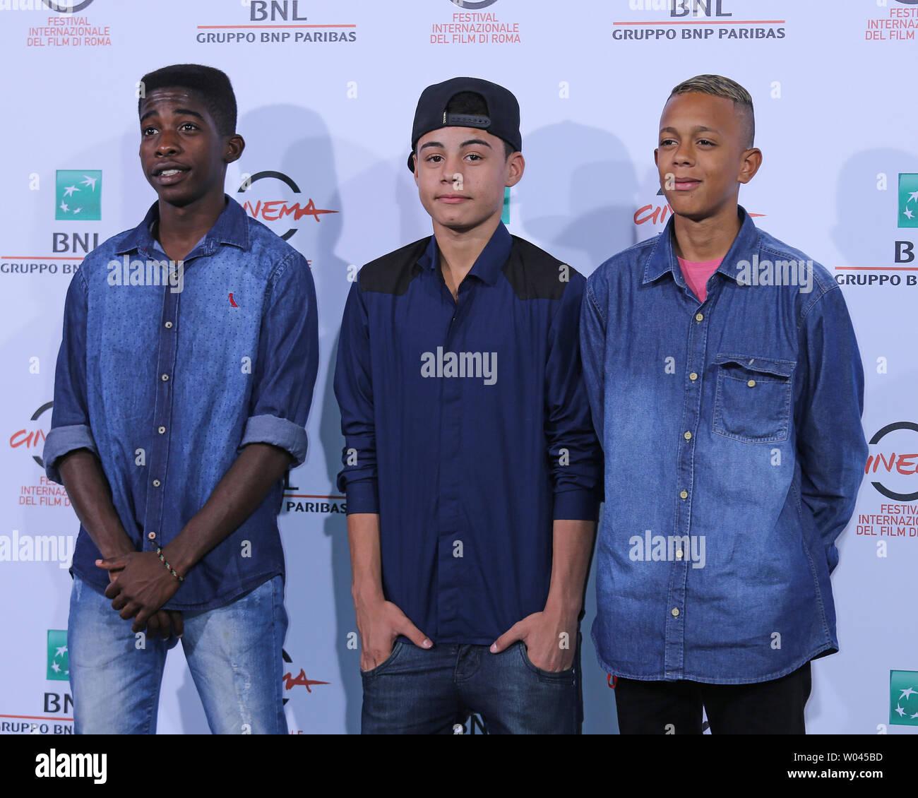 Rickson Tevez (L), Gabriel Weinstein (C) und Eduardo Luis kommen an einem Foto Anruf für den ...