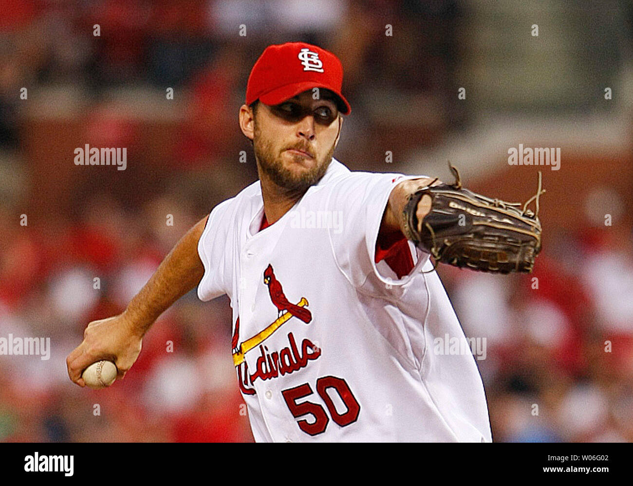 St. Louis Cardinals Krug Adam Wainwright liefert einen Pitch auf den ...