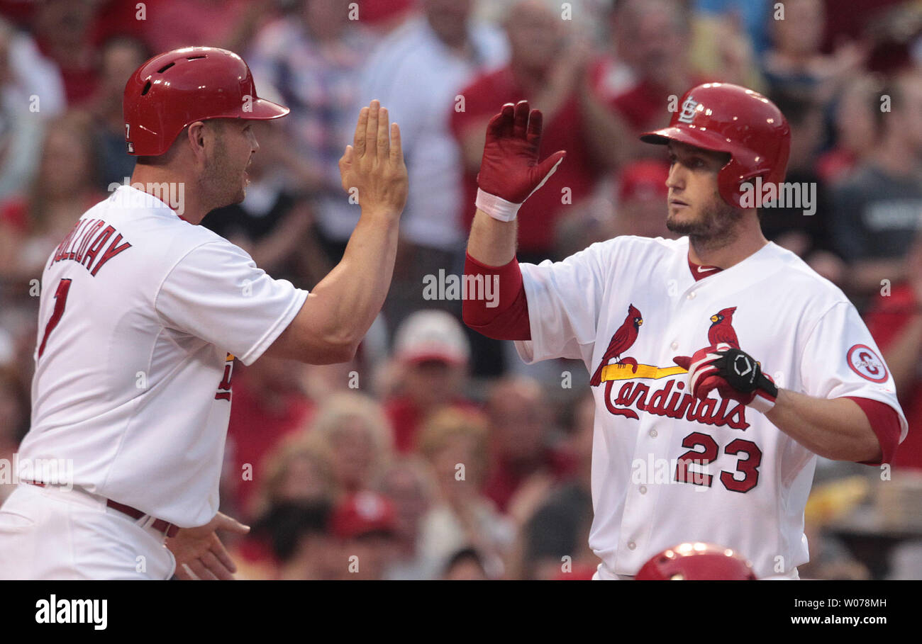 St. Louis Cardinals David Freese (R) ist zu Hause Platte von Matt ...