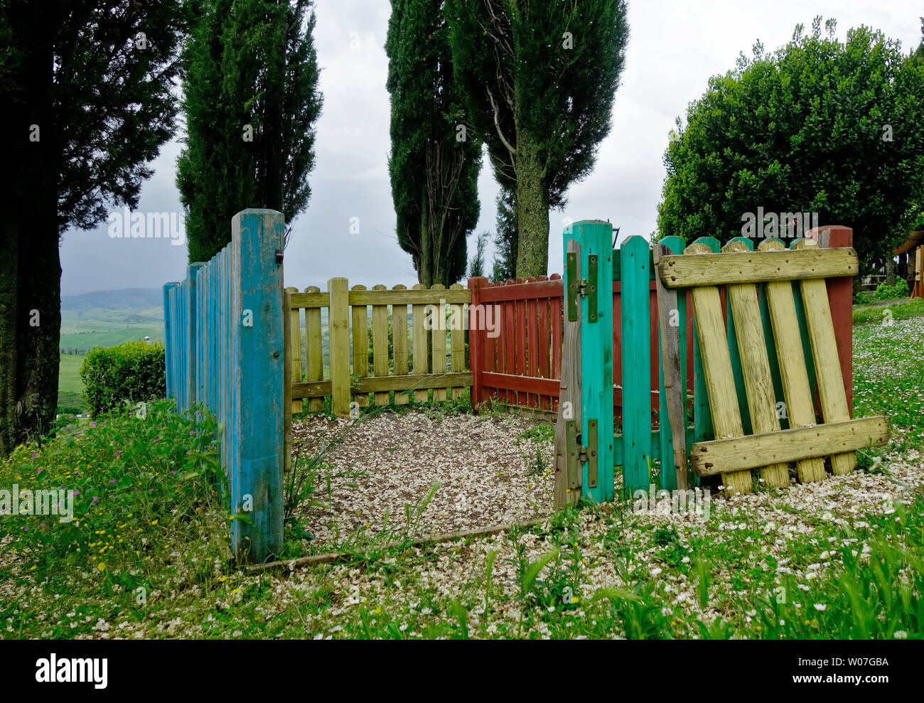 Zaun der kinder -Fotos und -Bildmaterial in hoher Auflösung – Alamy