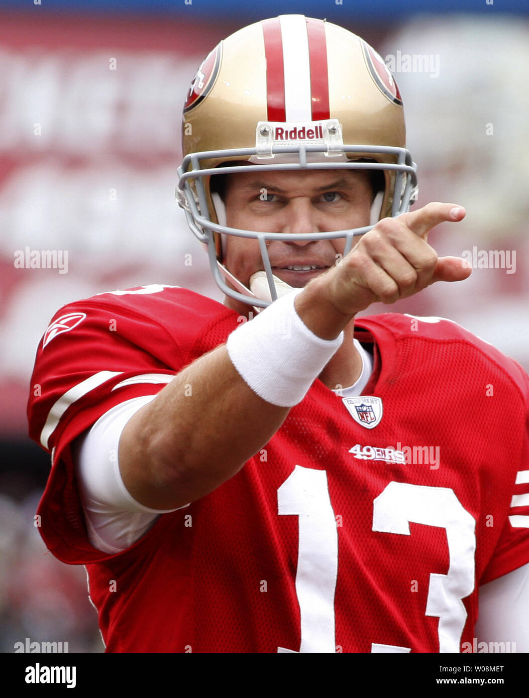 San Francisco 49ers QB Shaun Hill gibt die Handlung eine blockierende ...