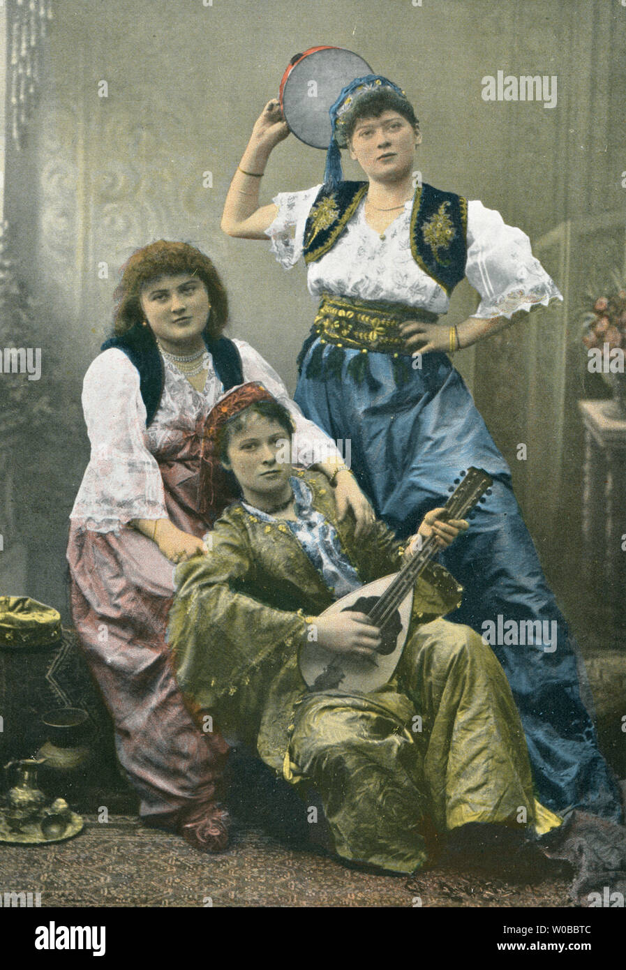 Ancient egyptian harem -Fotos und -Bildmaterial in hoher Auflösung – Alamy