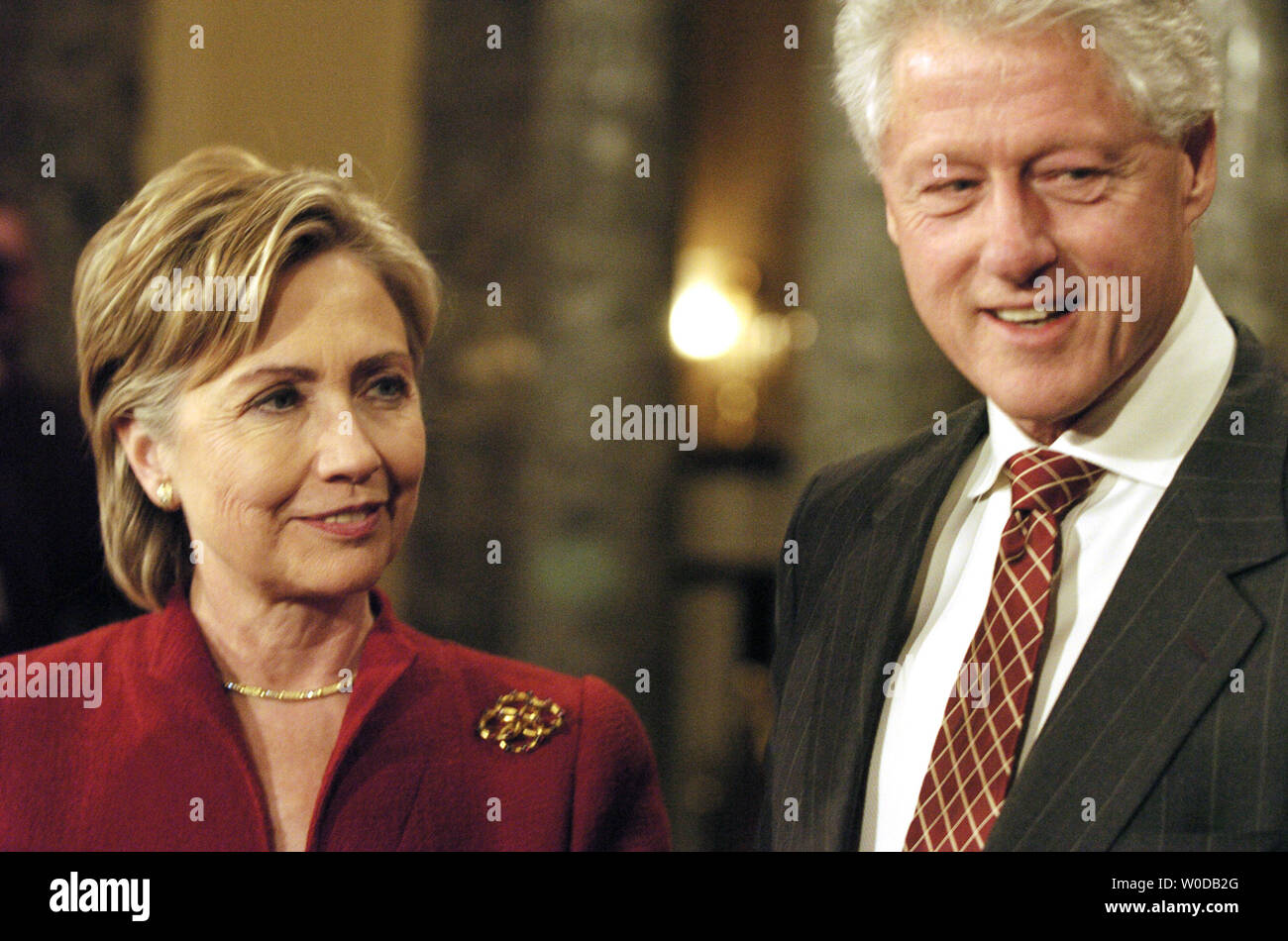 Us-Senatorin Hillary Clinton, neben ihrem Ehemann der ehemalige ...