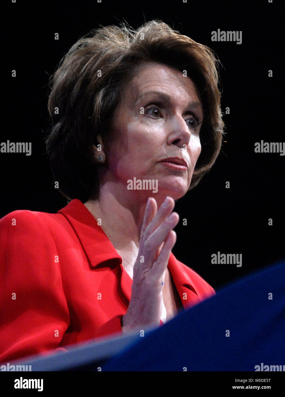 Sprecher des Repräsentantenhauses Nancy Pelosi (D-CA) liefert ... Sprecher des Repräsentantenhauses Nancy Pelosi (D-CA) liefert ...