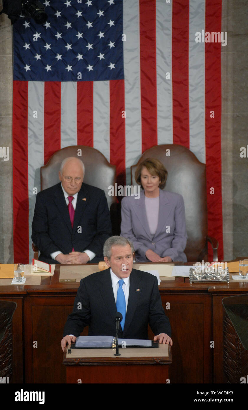 Präsident George W. Bush die Nation während seiner Rede zur Lage der ...