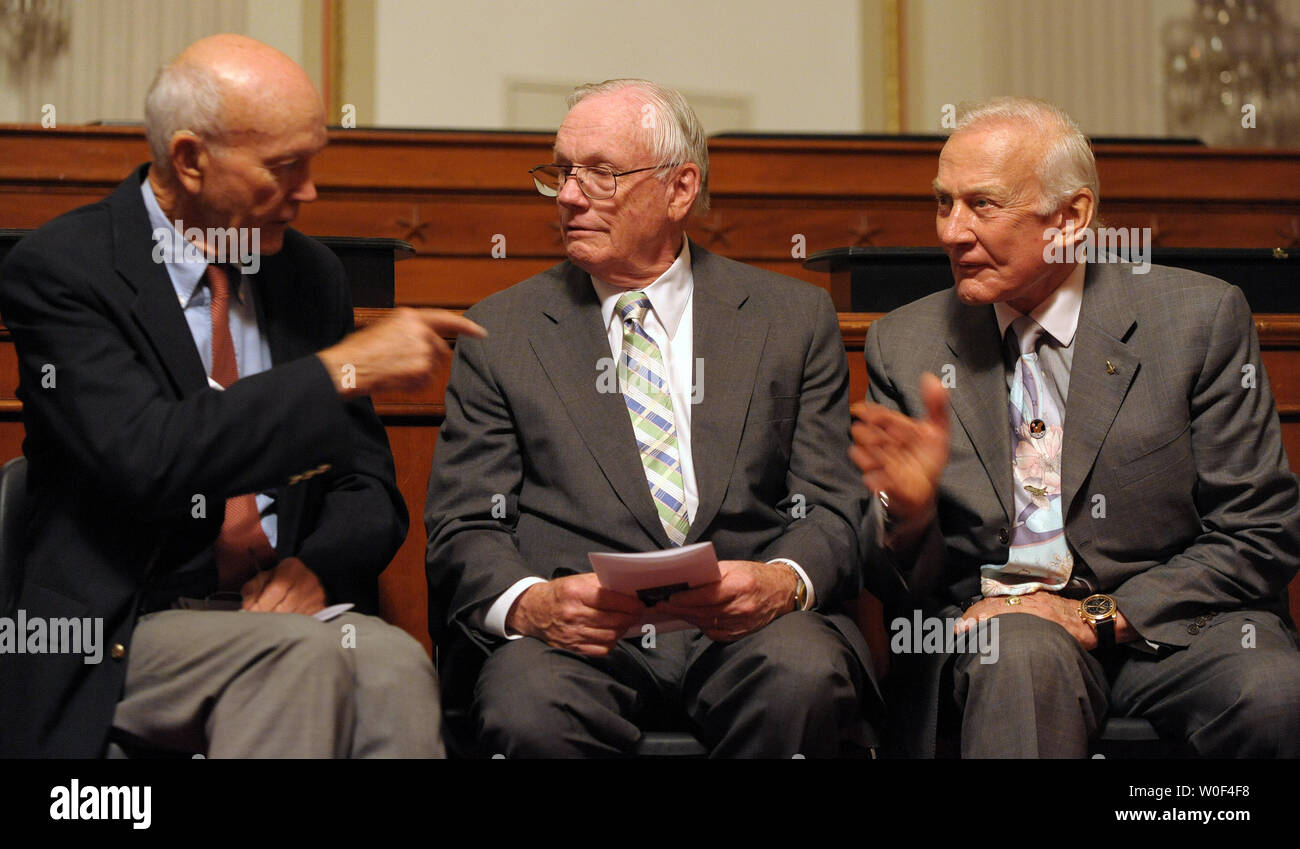 Edwin eugene buzz aldrin jr -Fotos und -Bildmaterial in hoher Auflösung ...