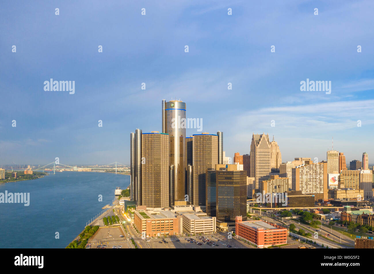 Detroit, Michigan - der Innenstadt von Detroit und den Detroit River ...