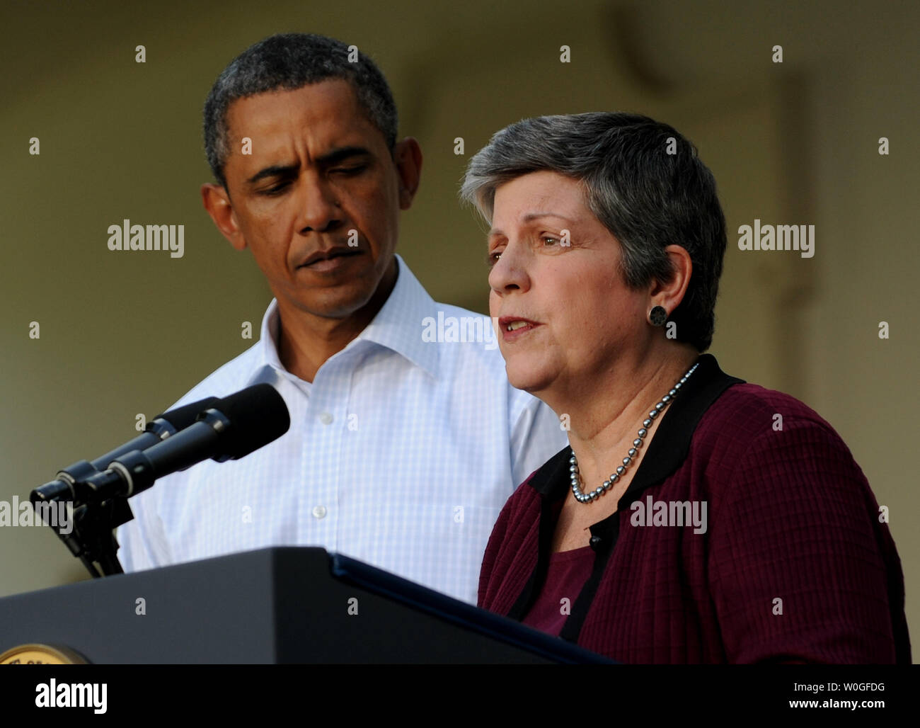 Us-Präsident Barack Obama hört als Homeland Security Secretary Janet ...