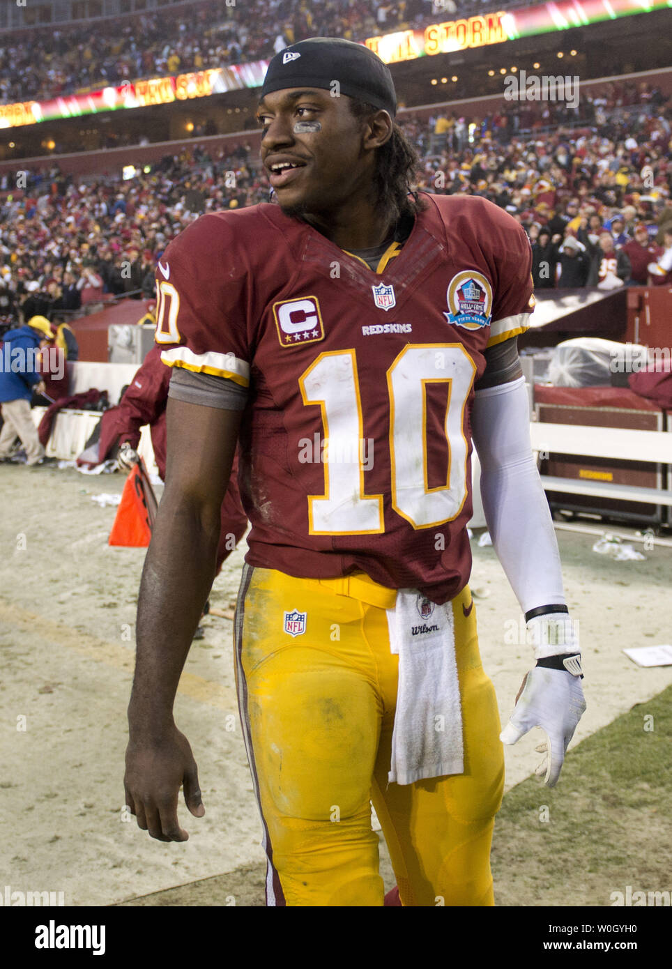 Washington Redskins Quarterback Robert Greif III grüßt Fans als Er geht ...