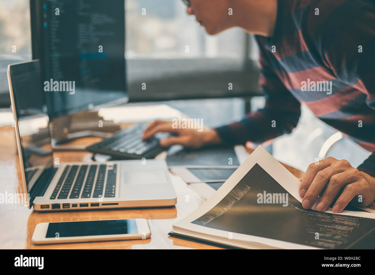 Team programmierung -Fotos und -Bildmaterial in hoher Auflösung – Alamy