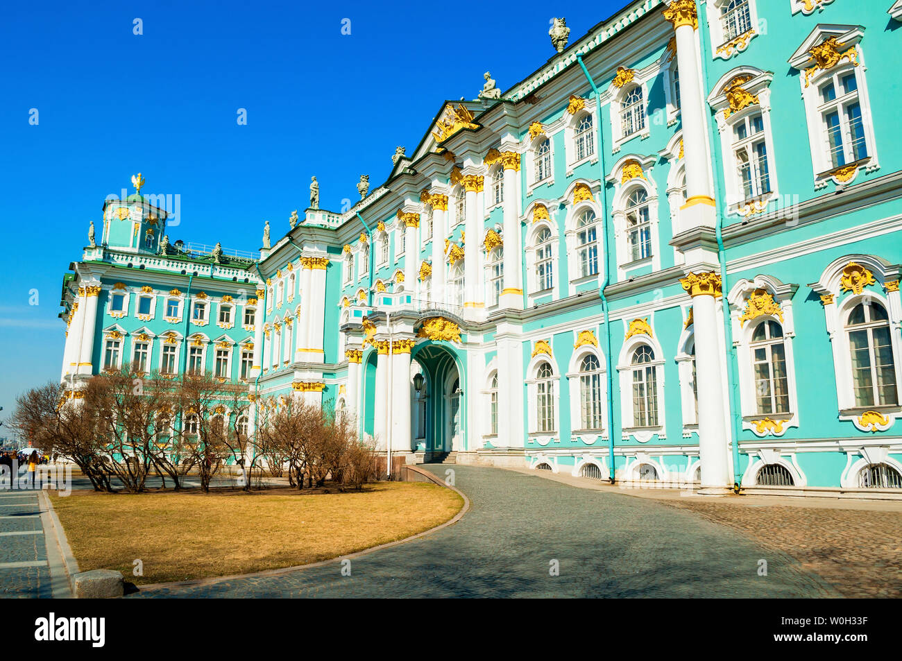 St. Petersburg, Russland, April 5, 2019. Winter Palace und der ...