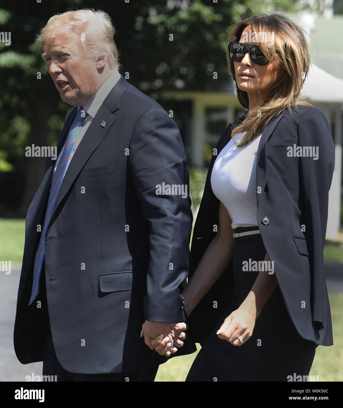 Präsident Donald Trump und First Lady Melania Trump aussteigen aus ...