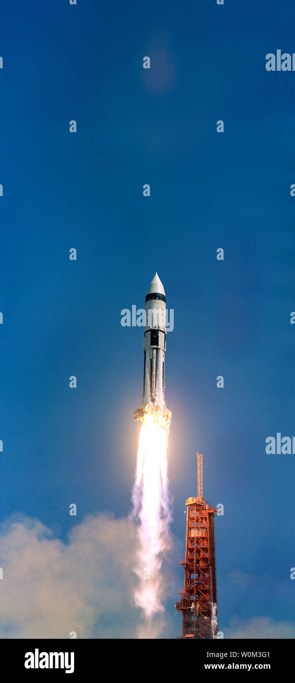 Saturn v instrument unit -Fotos und -Bildmaterial in hoher Auflösung ...