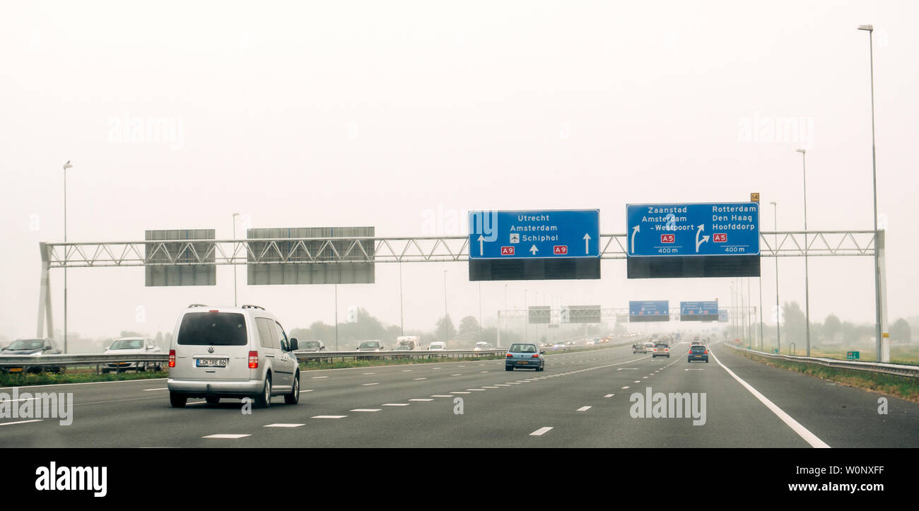 Utrecht amsterdam straße -Fotos und -Bildmaterial in hoher Auflösung ...