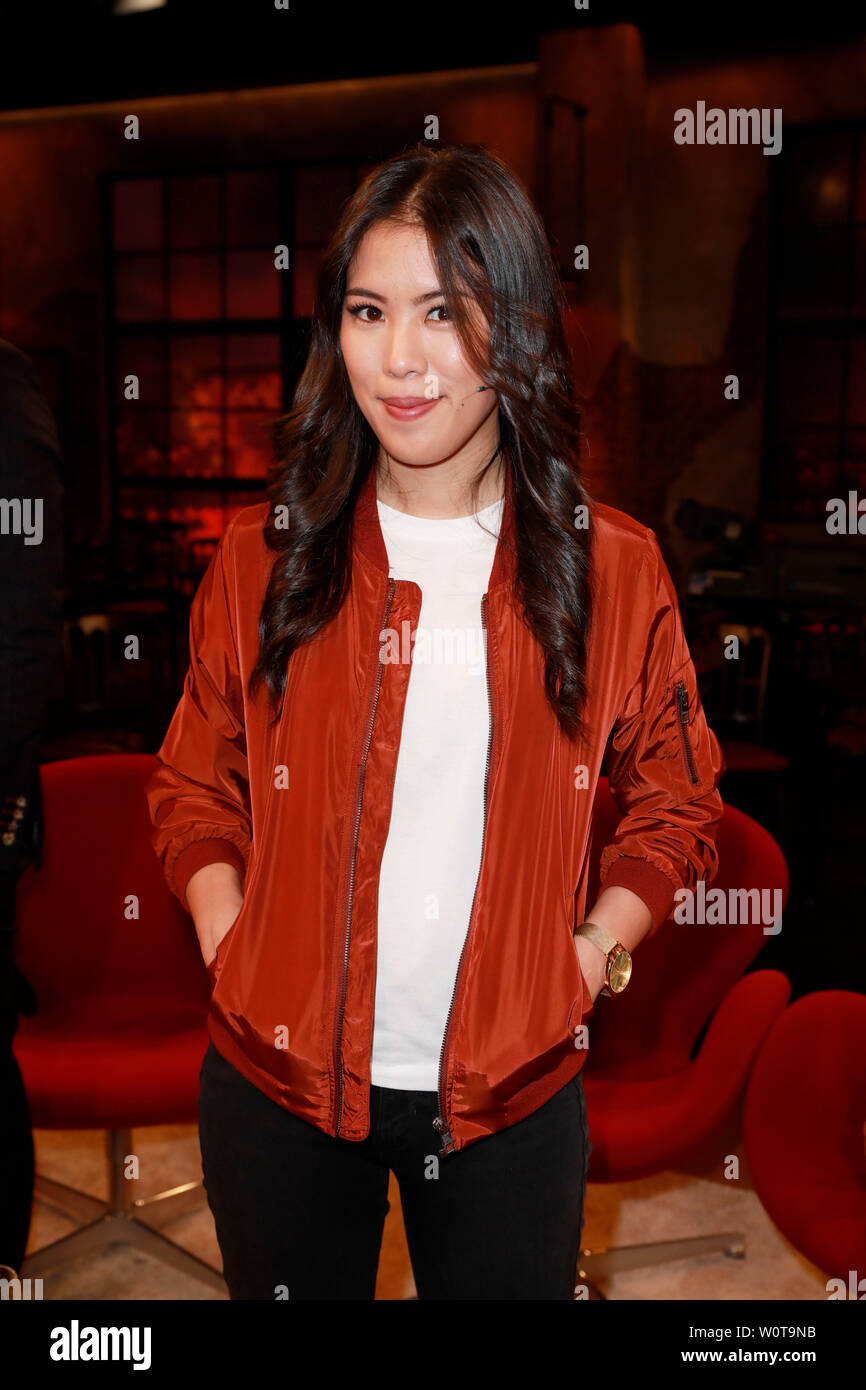 Mai thi nguyen kim -Fotos und -Bildmaterial in hoher Auflösung – Alamy