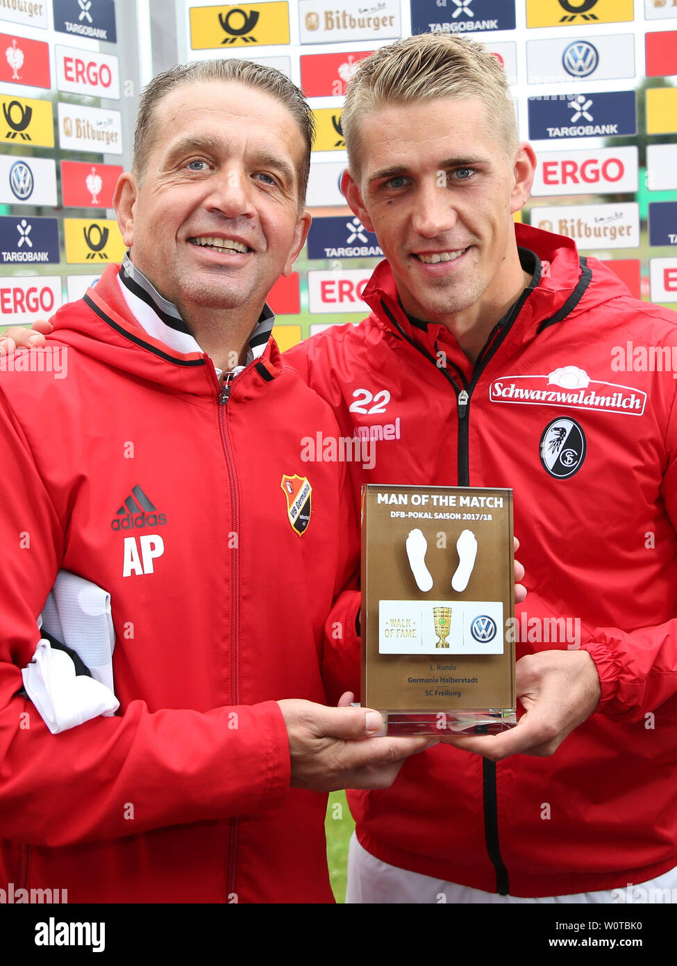 Ddr mannschaft -Fotos und -Bildmaterial in hoher Auflösung - Seite 3 - Alamy