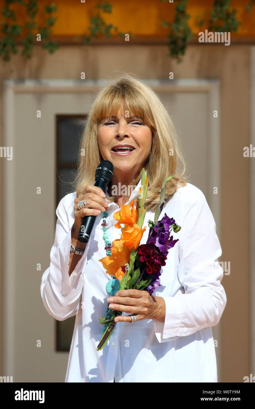 Lena valaitis -Fotos und -Bildmaterial in hoher Auflösung – Alamy