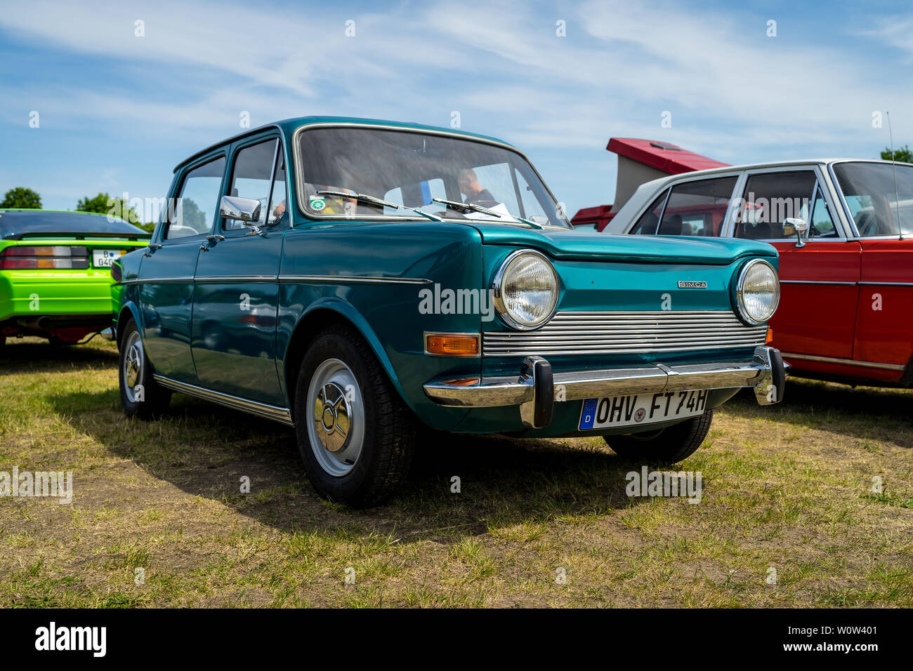 PAAREN IM GLIEN, Deutschland - 19. MAI 2018: Kleines Auto Simca 1000 ...