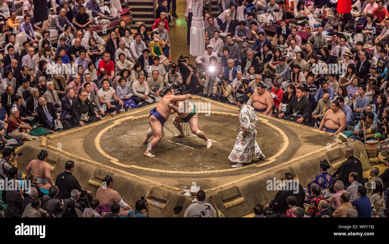 Tokio - 19. Mai 2019: Sumo Ringen in der Ryogoku Arena, Tokio, Japan ...