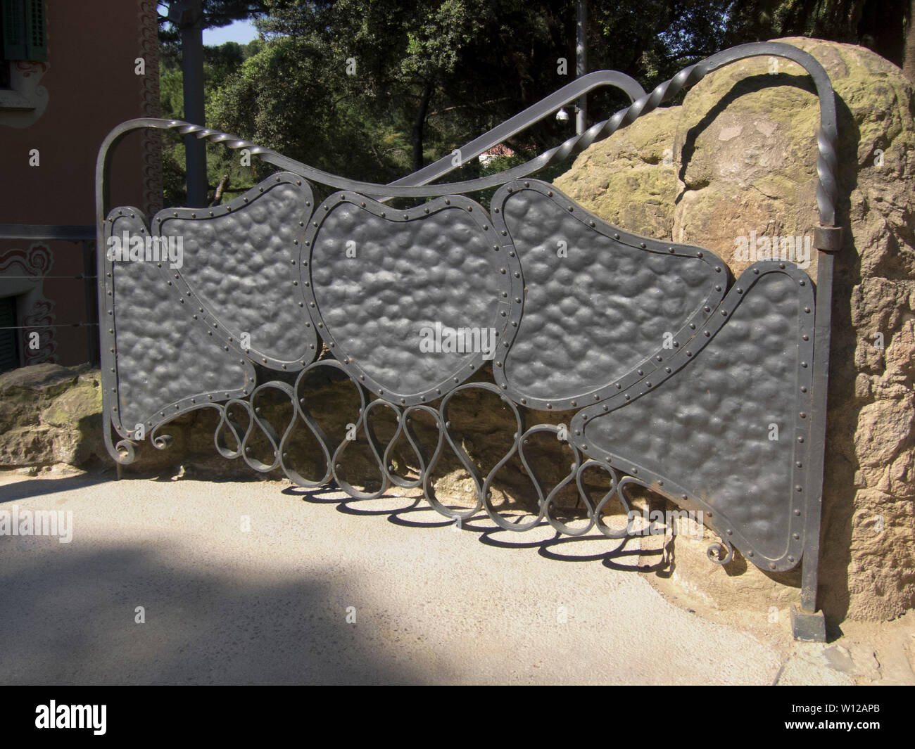 Eingangstor im jugendstil -Fotos und -Bildmaterial in hoher Auflösung – Alamy