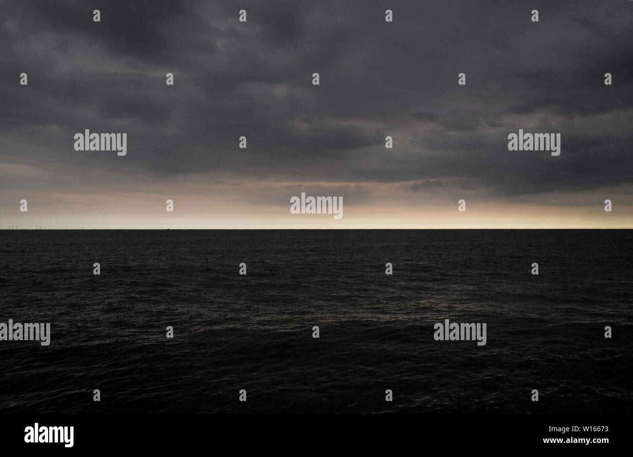 Vor dem verdunkeln -Fotos und -Bildmaterial in hoher Auflösung – Alamy