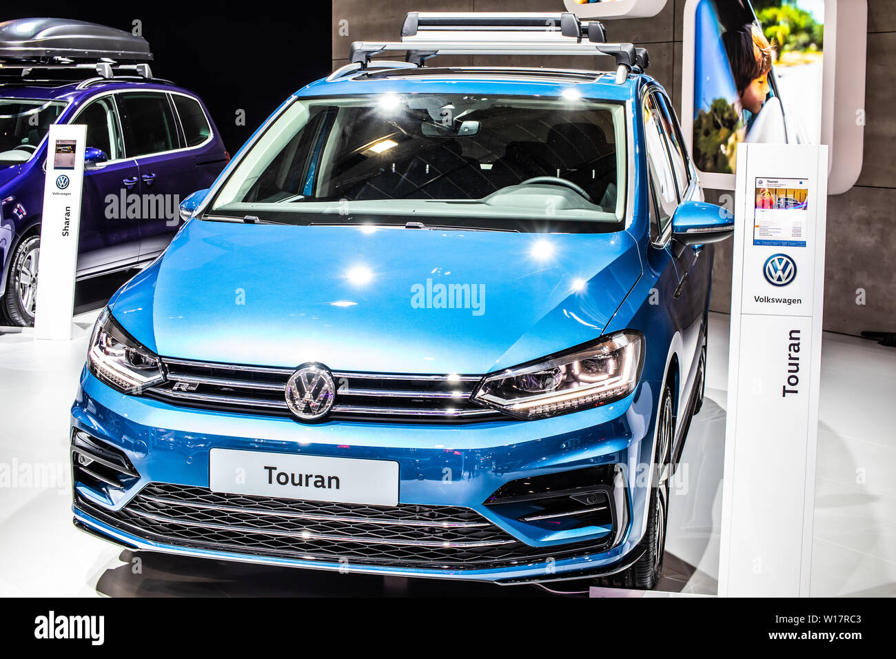 Vw Volkswagen Touran Stockfotos und -bilder Kaufen - Alamy