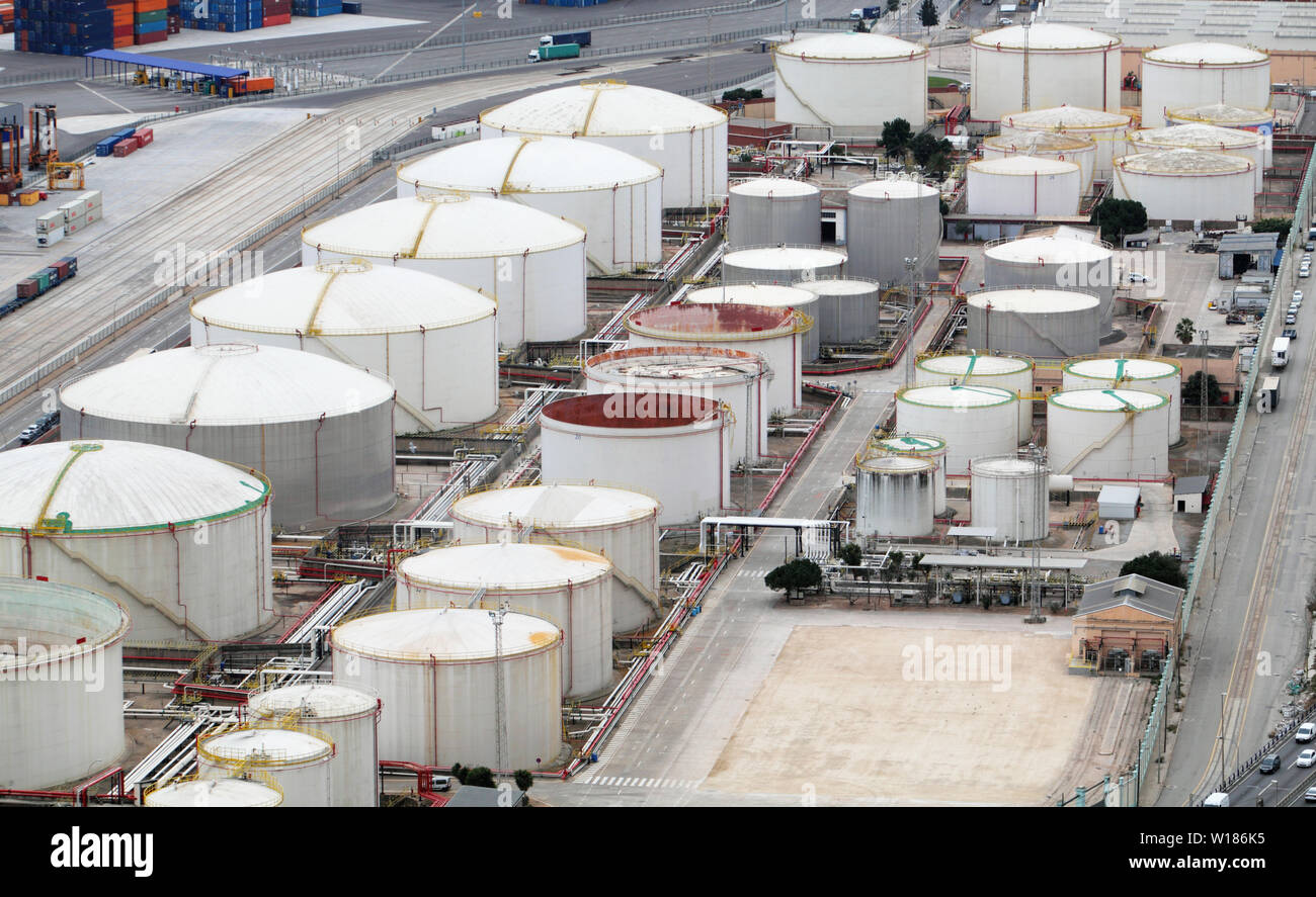 Refinery tank -Fotos und -Bildmaterial in hoher Auflösung – Alamy