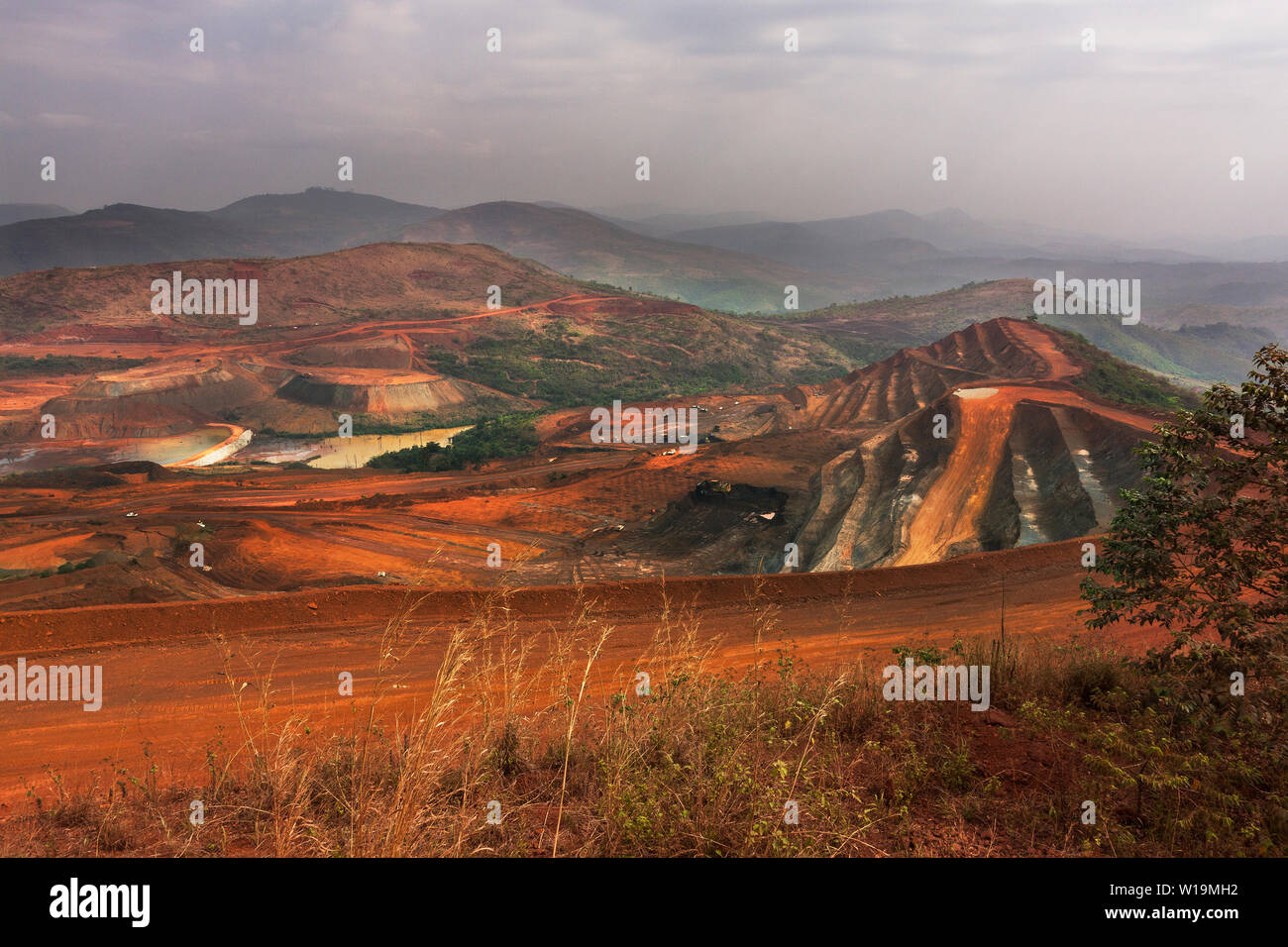 Pits left by mining -Fotos und -Bildmaterial in hoher Auflösung – Alamy