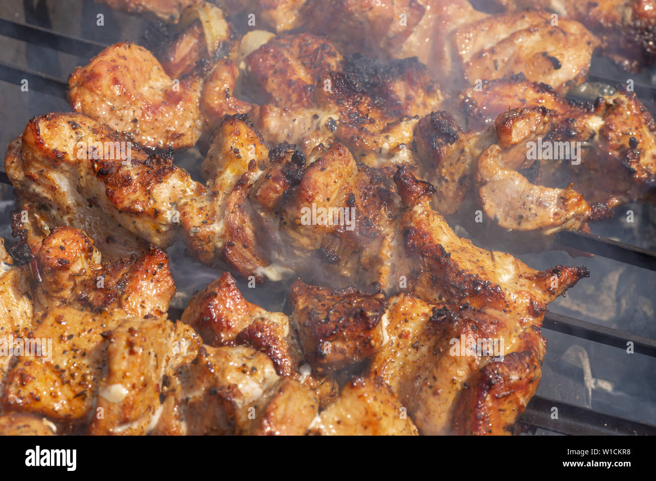 Georgisches grillen -Fotos und -Bildmaterial in hoher Auflösung – Alamy